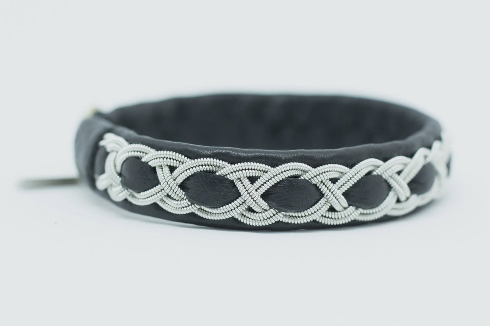 JÄRVI Black Sami Bracelet – Olive+Wild